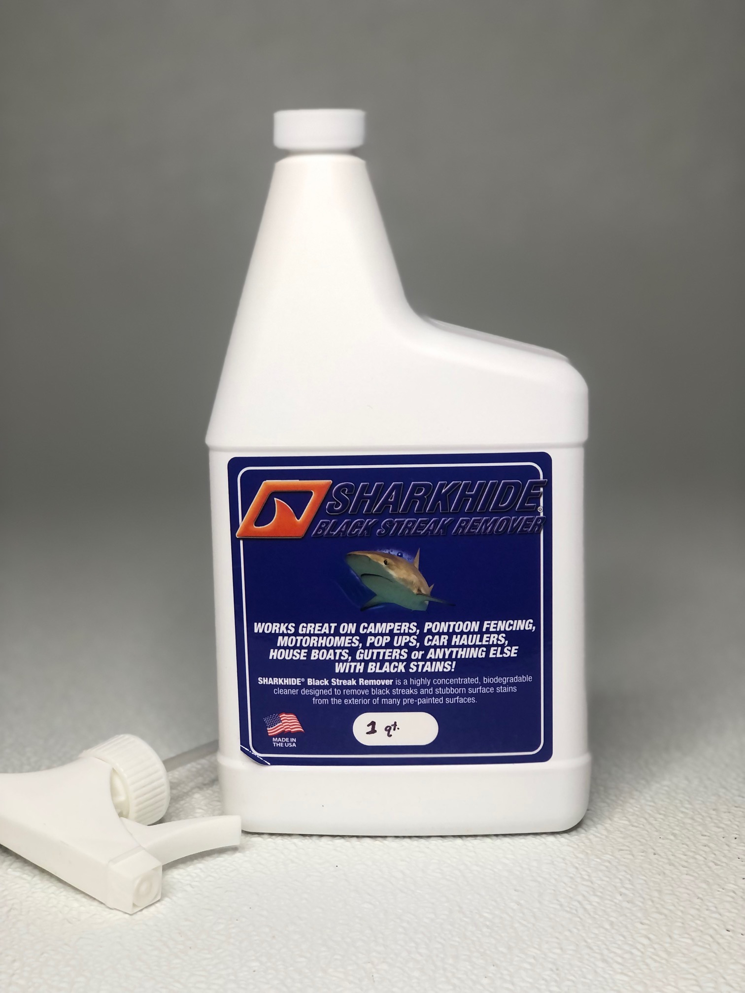 Black Streak Remover - Clean RV, Pontoon Exteriors and More